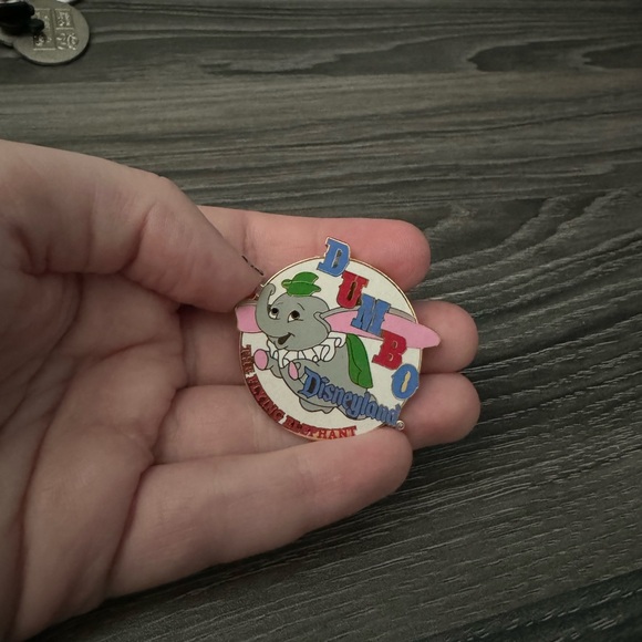 Disney | Accessories | Htf Old 998 Attraction Series Original Dumbo ...